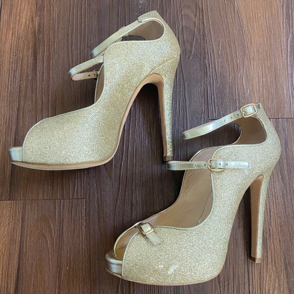 Oscar de la Renta | Shoes | Oscar De La Renta Gold Metallic Glitter ...